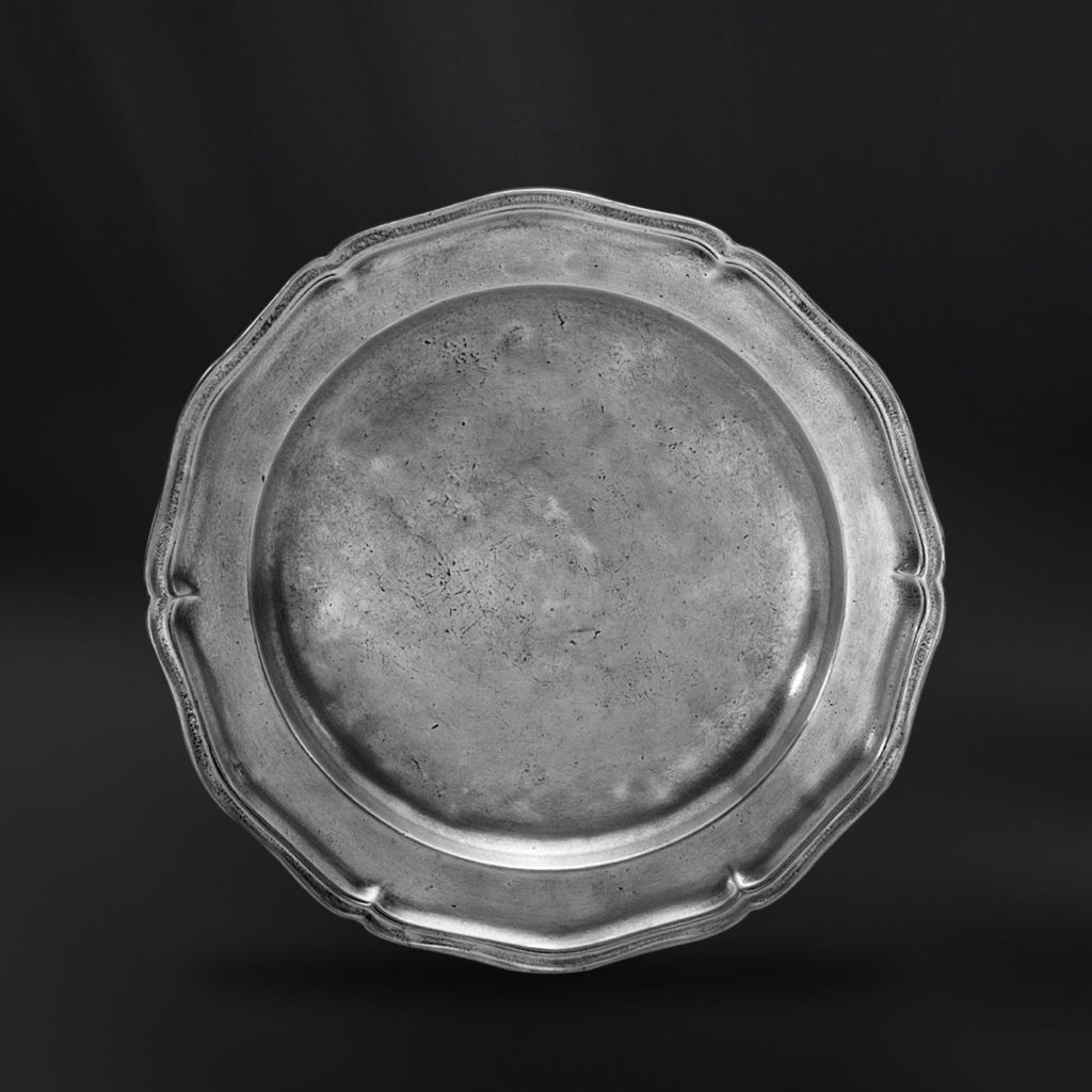 Piatto barocco in peltro - La Bottega del Peltro